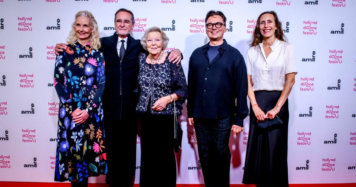 Princess Beatrix guest at Jiří Kylián's Wings of Time | Amare | podium ...